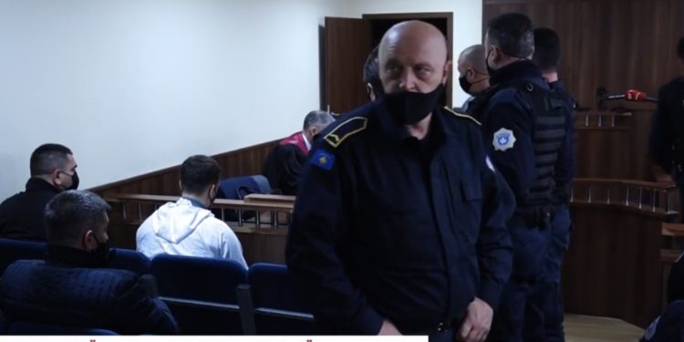 Arrin në sallë i akuzuari për vrasjen e Agonis Tetajt, Shaban Gogaj Arrin në sallë i akuzuari për vrasjen e Agonis Tetajt, Shaban Gogaj