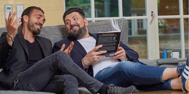 Nazif Destani feston ditëlindjen, Blerimi bënë urimin e përzemërt