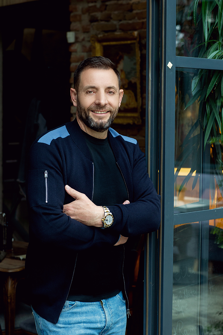 Çifti Ilir dhe Vjollca Sinani, shembull për biznes, humanitet dhe jetë ...