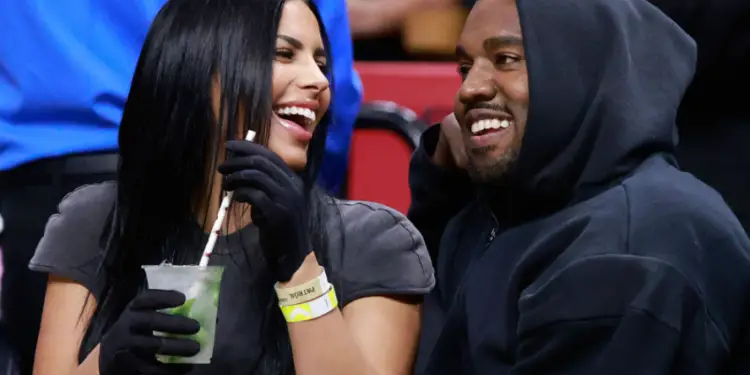 Kanye i bën të dashurës së re të njëjtën dhuratë që i ka bërë ish-ave Kanye i bën të dashurës së re të njëjtën dhuratë që i ka bërë ish-ave