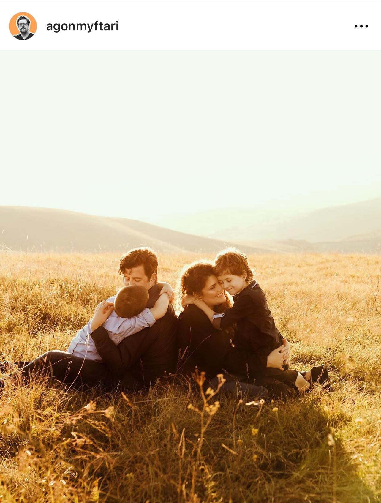 Ana e panjohur e Agon Myftarit - ju prezantojmë familjen e aktorit