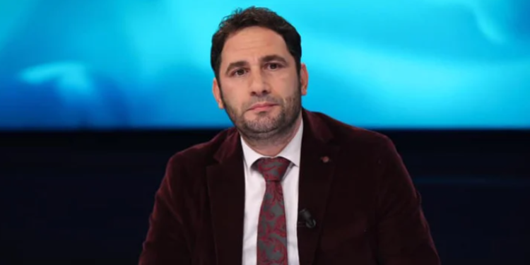 Imami Elvis Naçi reagon pas rastit të vrasjes së shtatzënës në QKUK Imami Elvis Naçi reagon pas rastit të vrasjes së shtatzënës në QKUK