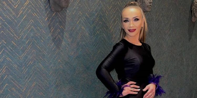 Linda Hakaj si rrallëherë prezanton burrin dhe të birin Linda Hakaj si rrallëherë prezanton burrin dhe të birin