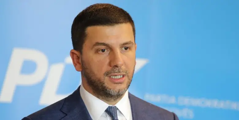 Krasniqi: Vettingu duhet të ndodh, e paqartë pse po vonohet Krasniqi: Vettingu duhet të ndodh, e paqartë pse po vonohet