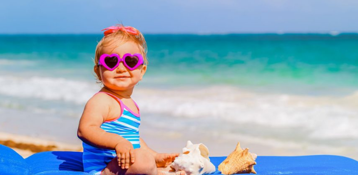 Këshilla që duhet të ndiqni kur shkoni me fëmijë në plazh