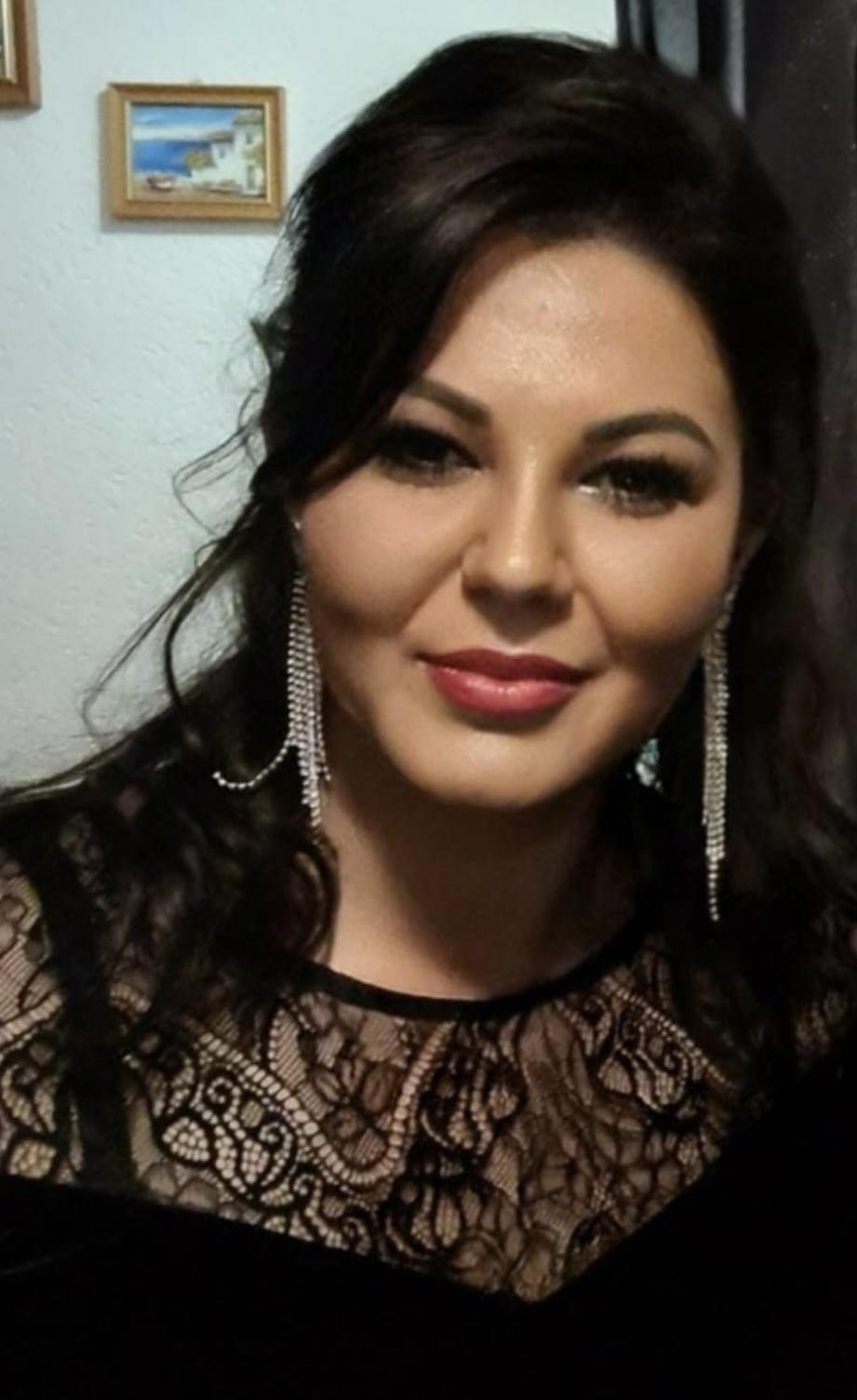 “Ardiana Broderie” në Zvicër, biznesi i shqiptares që qendisë logo në ...