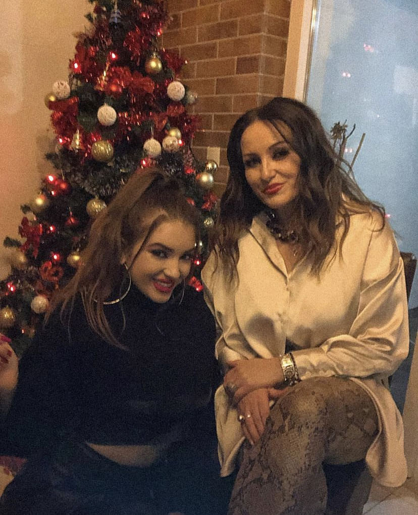 Vajza e saj feston ditëlindjen, kështu e uron Sahide Mustafa