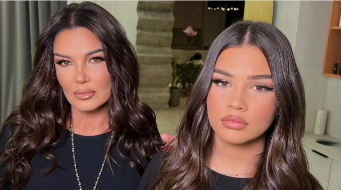 Aferdita Paqarada publikon foto me vajzën, duken si shoqe