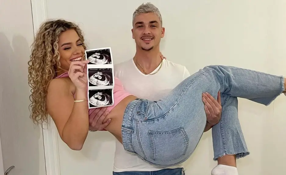 Janë në pritje të një bebushi, Luana Vjollca surprizon kështu Uedën dhe ... Janë në pritje të një bebushi, Luana Vjollca surprizon kështu Uedën dhe ...