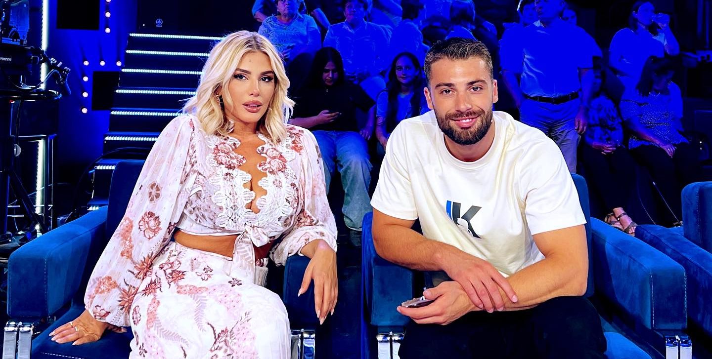 Edhe sonte Ilnisa nuk heziton të ndajë momente intime me Meritonin Edhe sonte Ilnisa nuk heziton të ndajë momente intime me Meritonin