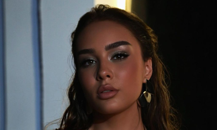 Xhensila nuk ka të ndalur, shfaqet ndryshe në paraqitjen e fundit Xhensila nuk ka të ndalur, shfaqet ndryshe në paraqitjen e fundit