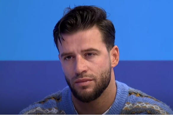 Piktori kosovar që jeton në Austri i bën një portret presidentes Vjosa ...