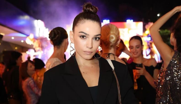 Pas prim-it të mbrëmshëm Jonida e lodhur dhe e dëshpëruar